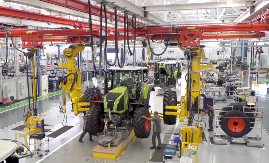 Claas invests €40M in Le Mans for a state-of-the-art tractor factory ...